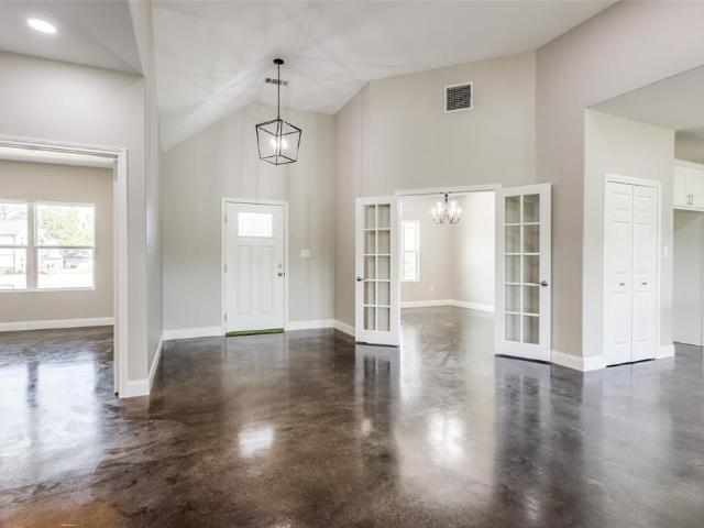 2909 Blue Heron Circle