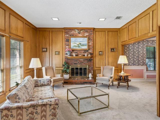 2909 Cambridgeshire Drive