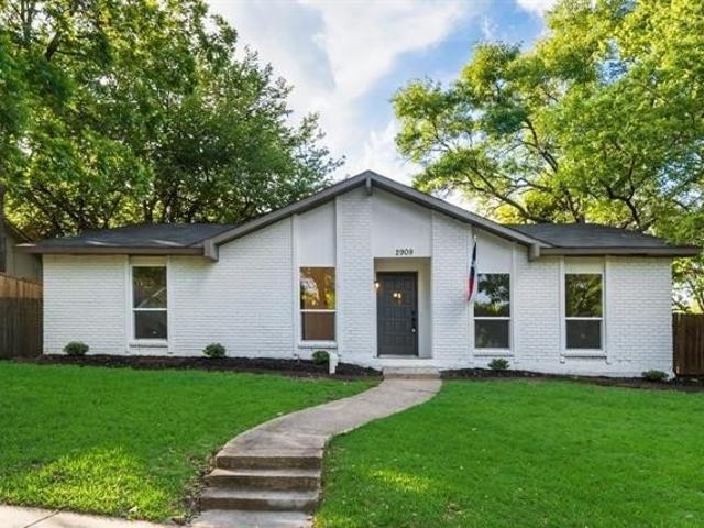 2909 Clover Valley Dr, Garland, TX 75043