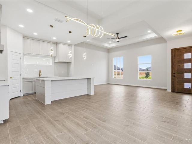 2909 Dhalia Drive