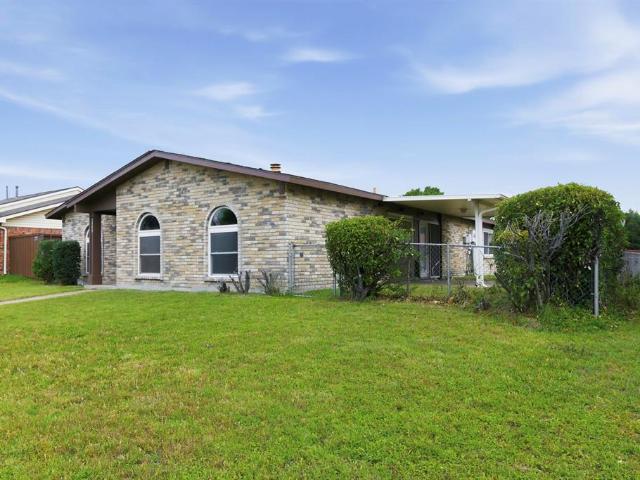 2909 Flagstone Drive