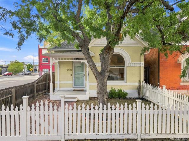 2909 Glenarm Place