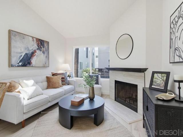 2909 Keats St 11