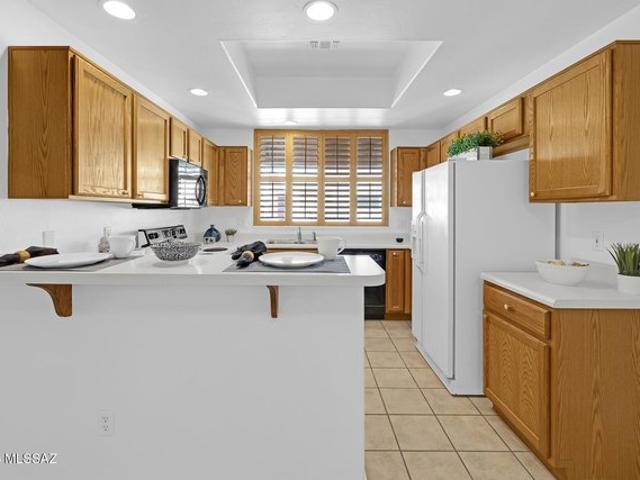 2909 S Full Moon Dr, Tucson, AZ 85713
