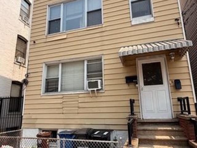 2909 23rd Rd, Astoria, NY 11105