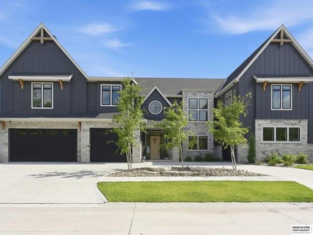 29003 Mary St, Valley, NE 68064