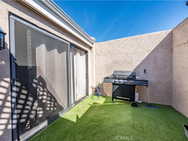 2900 Madison D17