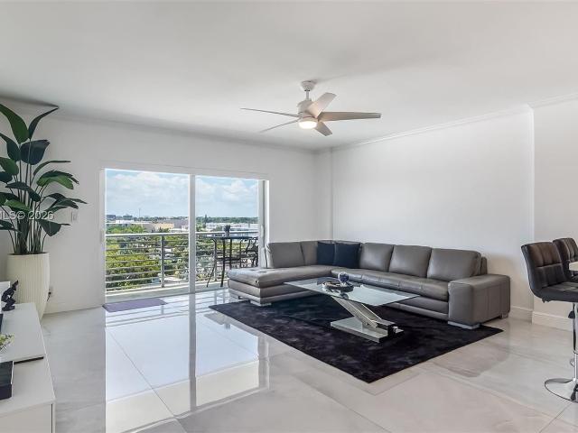 2900 NE 30th St, F7, Fort Lauderdale, FL