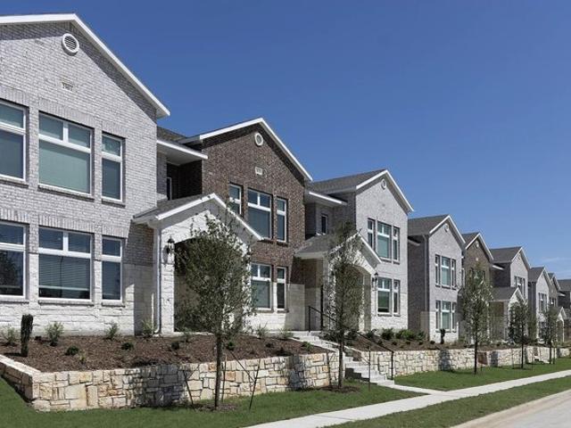 2900 Aiden Ln, Mesquite, TX 75150