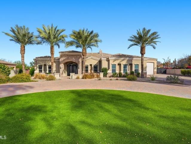 2900 E Clark Dr, Gilbert, AZ 85297