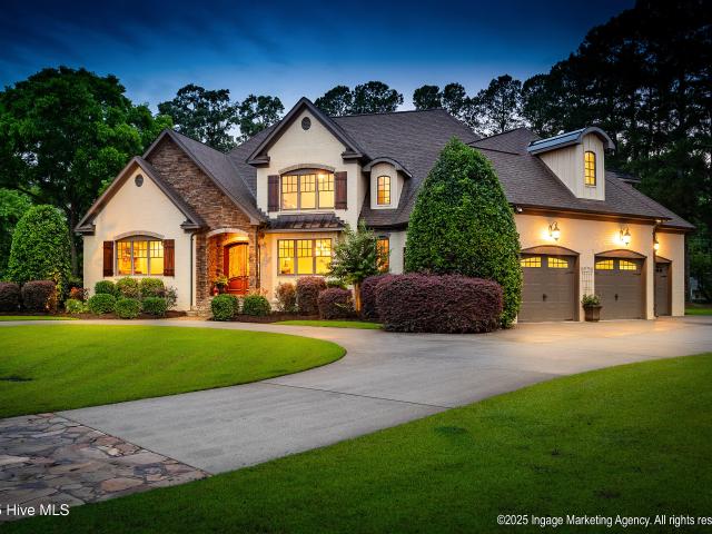 2900 Groveland Drive