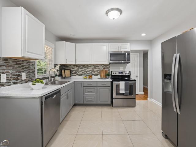 2900 Hollywood Drive