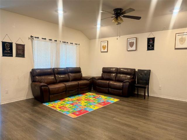 2900 Peony Drive