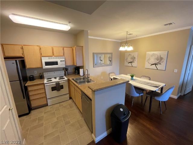 2900 Sunridge Heights Pkwy, Unit 1035, Henderson, NV 89052 | MLS #2381 | Compass