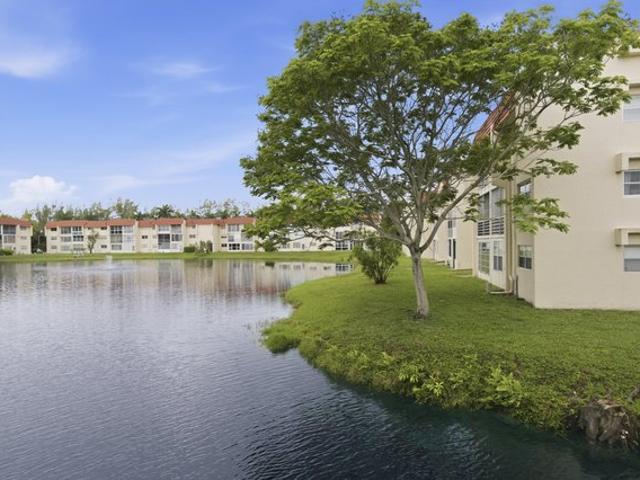 2900 Sunrise Lakes Dr W Unit 201, Sunrise, FL 33322