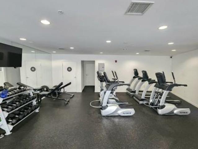 2900 S. Sepulveda Blvd 2 Bedroom Apartment for Rent at 2900 S Sepulveda Blvd, Los Angeles, CA 90064 Westside