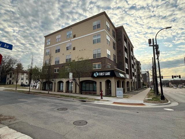 2900 University Avenue SE # 402