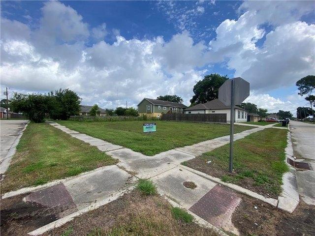 2900 Volpe Dr Lot 45, Chalmette, LA 70043