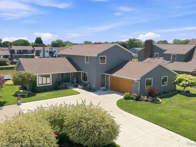 2900 Woodstock Circle