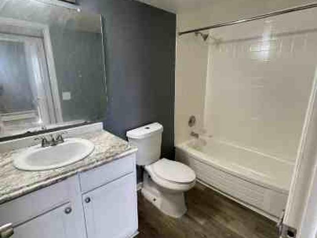 2900 2924 North Verity Parkway 2 Bedroom Apartment for Rent at 2900 N Verity Pkwy, Middletown, OH 45042