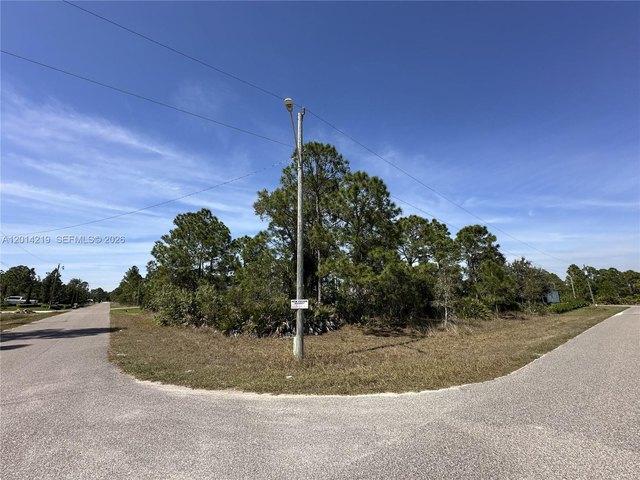2900 33rd St W, Lehigh Acres, FL 33971