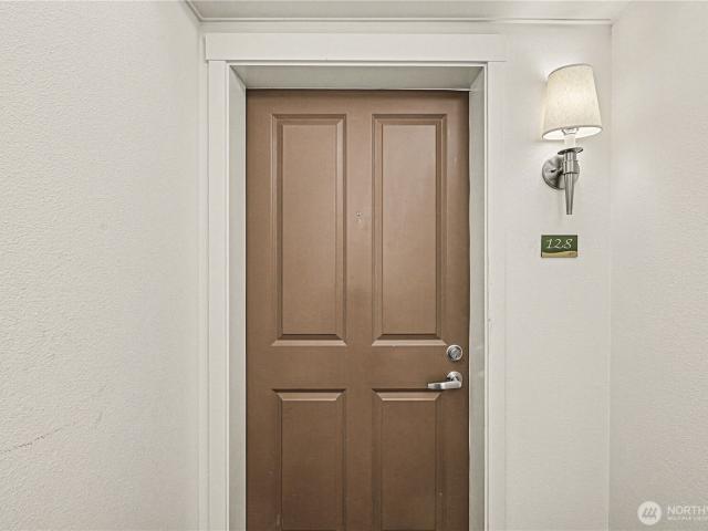 2901 NE Blakely Street # 128