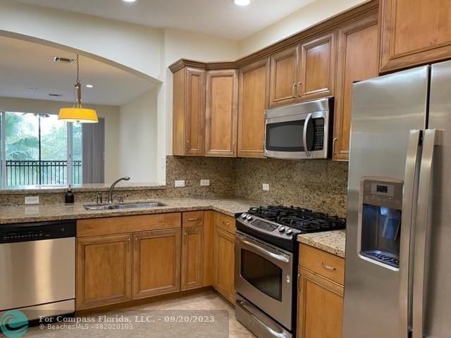 2901 Northwest 126th Ave, 2 beds, 2 full baths