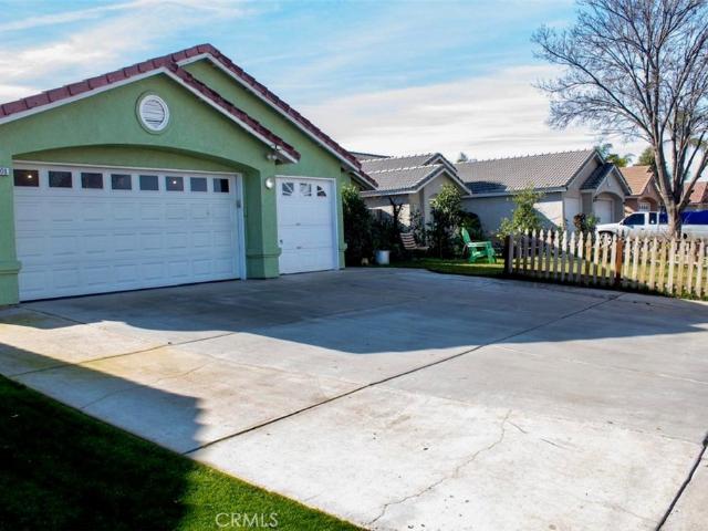 2901 Flint Hills Dr, Bakersfield, CA 93313 | MLS #SR26041 | Compass