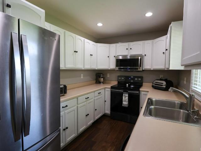 2901 Hayfield Lane