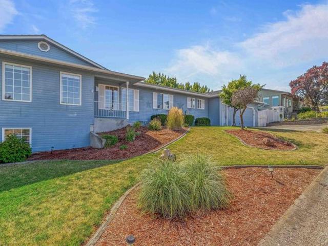 2901 Knoll Crest Dr, Lewiston, ID 83501