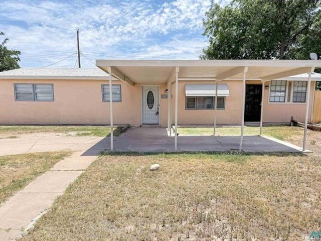 2901 S Largo Dr, Roswell, NM 88203