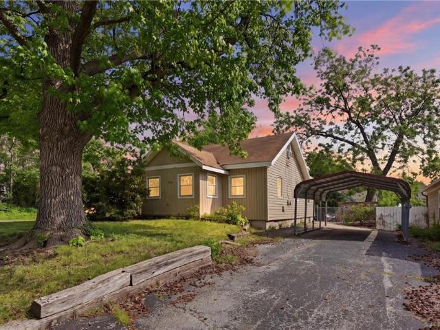 2901 W 43rd Ter, Kansas City, KS 66103 | MLS #2617