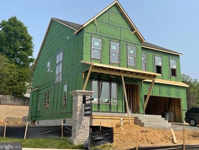 2901 Waterford Pl, Fairfax, VA 22031