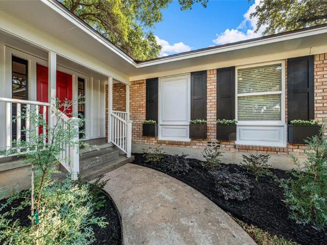 2901 Woodland Drive