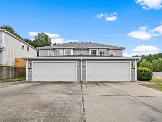 2901, 2903 E Sterling Court