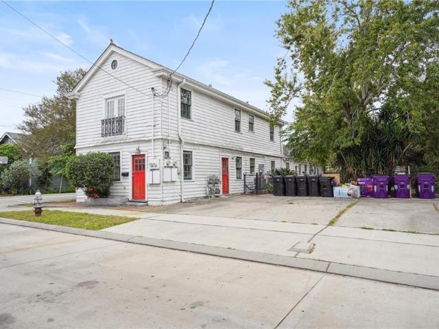 2902 Aubry Street