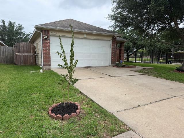 2902 Back Bay Brook Trail, Houston, TX 77045 | MLS #50150