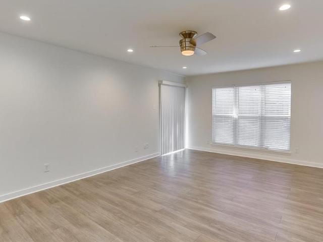 2902 Douglas Avenue # 203