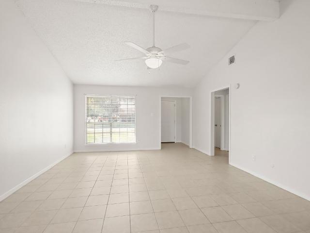 2902 Lacewing Lane