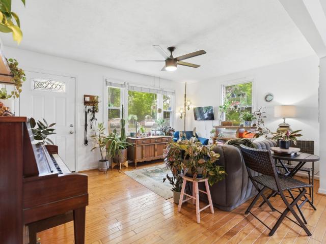 2902 Teakwood Dr