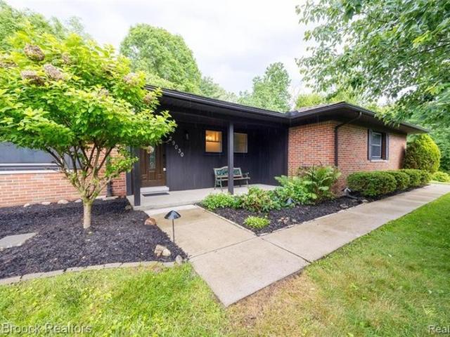 29030 Millbrook Rd, Farmington Hills, MI 48334