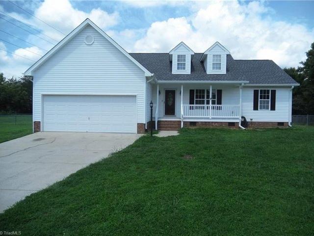 2903 Mitchell Wood Dr, Browns Summit, NC 27214