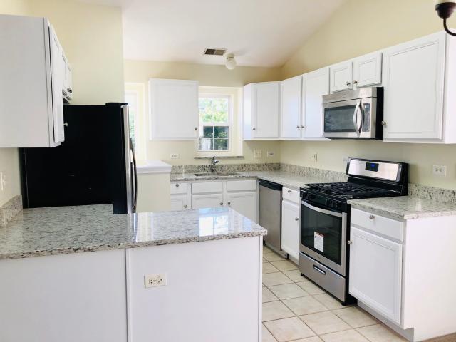 2903 Bartlett Court # 204