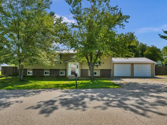 2903 Hoosier Dr, North Vernon, IN 47265