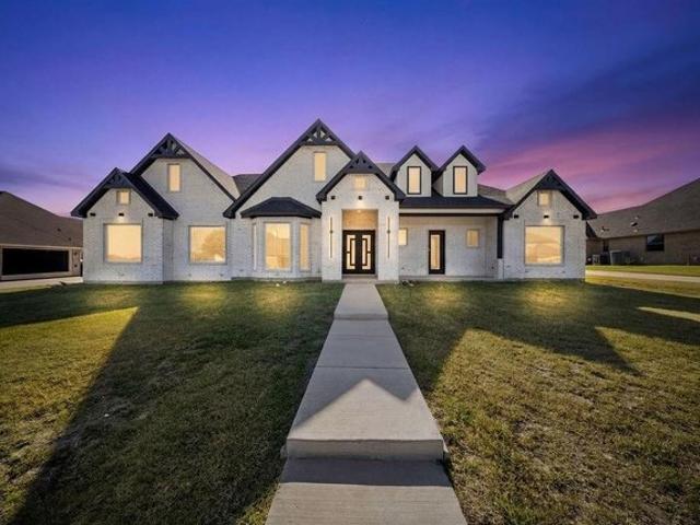 2903 Sunnyside Dr, Ennis, TX 75119