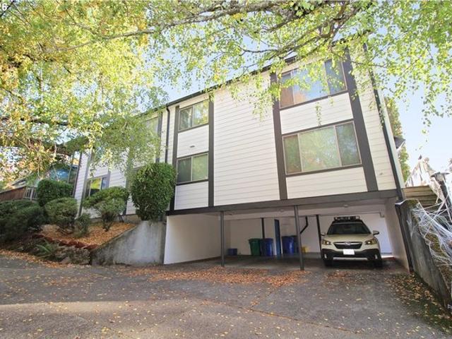 2903 SE Pine St, Portland, OR 97214
