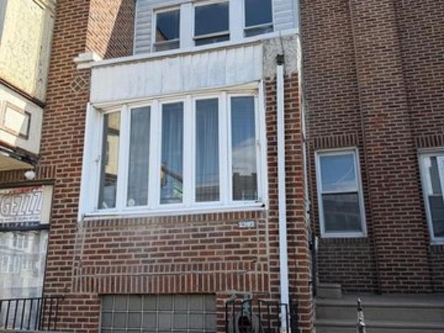2903 00 Robbins St, Philadelphia, PA 19149
