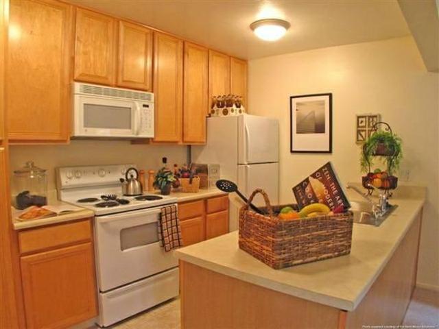 $2903 / 2br 1154ft² Make Your Home Here! Sharon Green