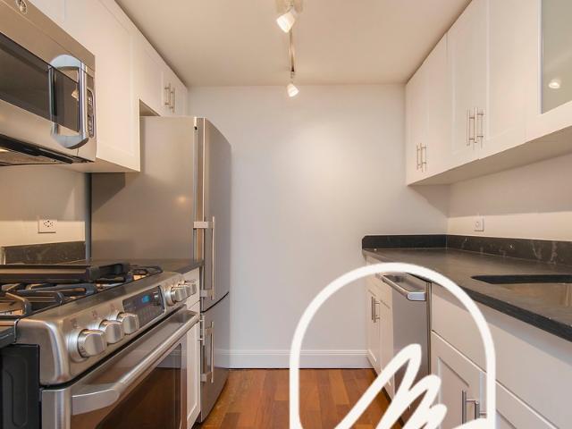 290 3rd Avenue 2C