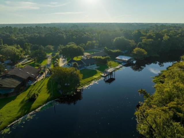 290 Candy Ln, Deland, FL 32720